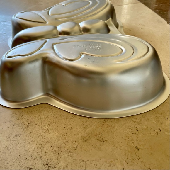 Wilton | Kitchen | Wilton Butterfly Cake Pan | Poshmark